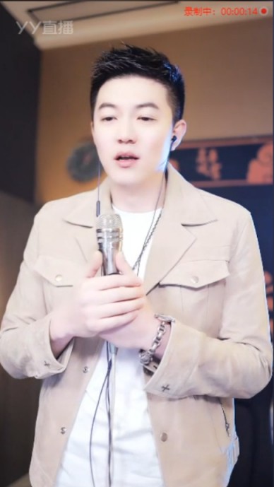 玄律鞠躬致谢，年度完美落幕 歪阅